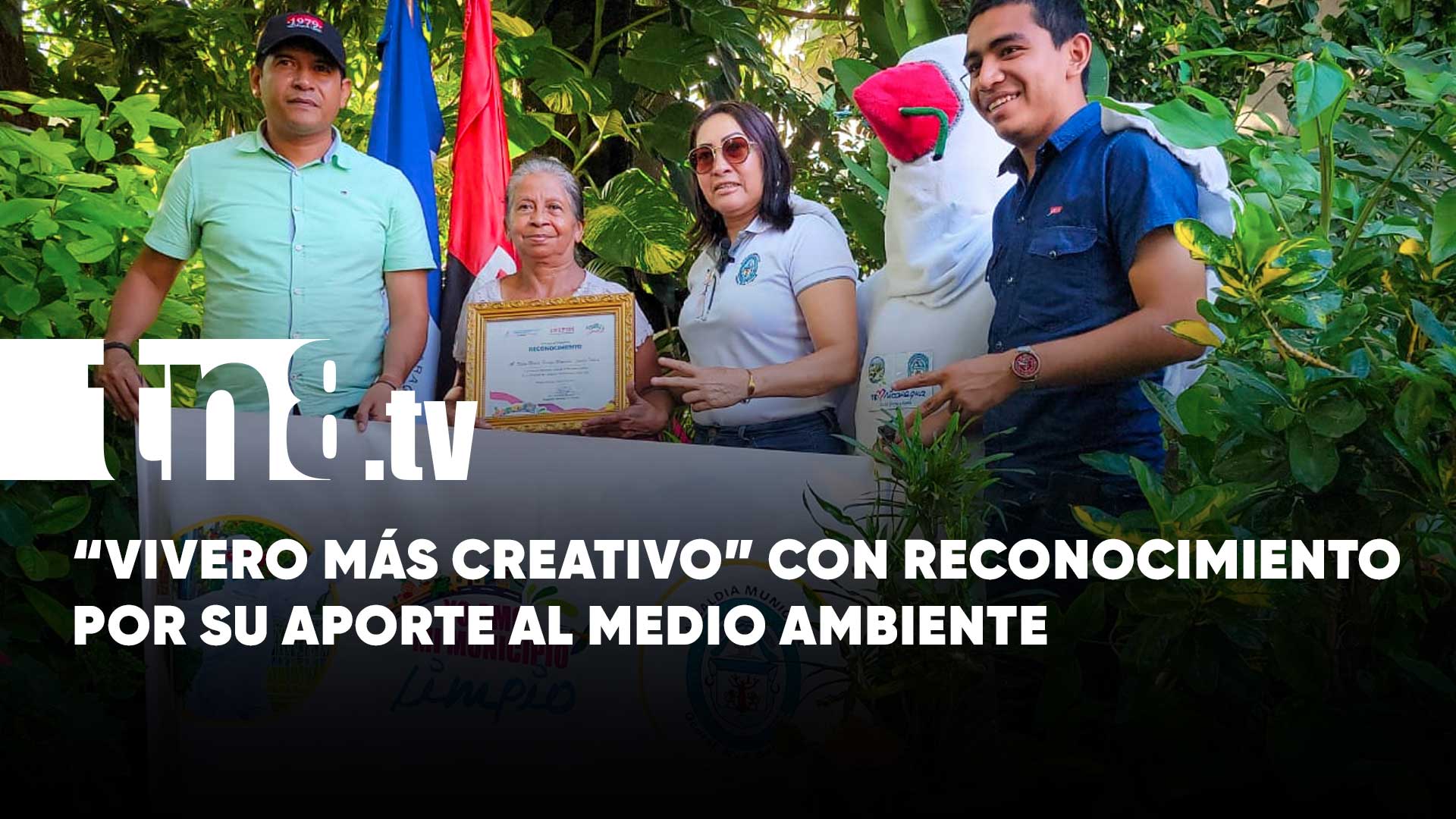 Doña Nidia María Tercero Moncada con el “Vivero más Creativo” en Ocotal ...