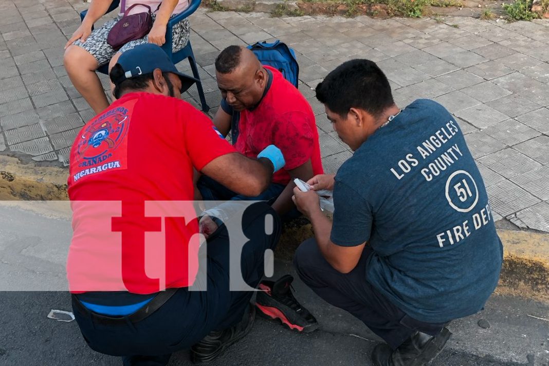 Accidente en Granada: motociclista y pasajera lesionados tras choque ...