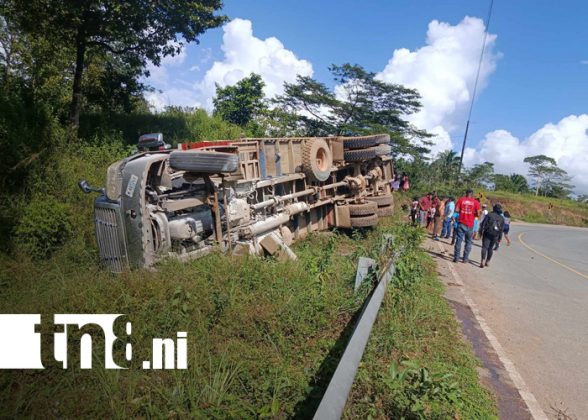 Camión cargado con sacos de broza se vuelca en carretera Bilwi – Tasba ...
