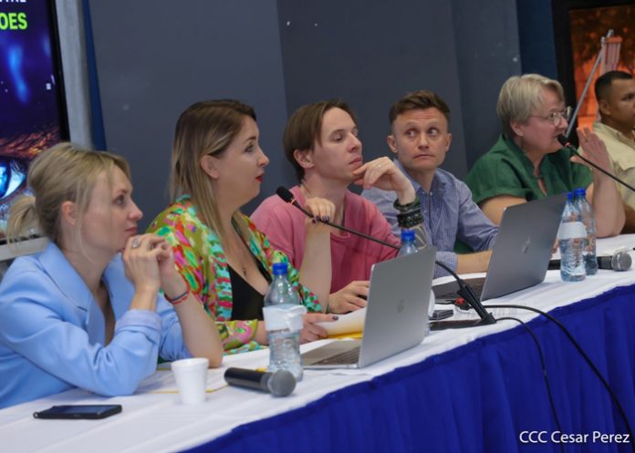 Estudiantes universitarios de Nicaragua se reúnen con documentalistas ...