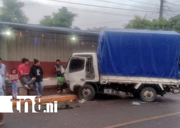 Camioncito fuera de control provoca accidente en Puente El Guasimo ...